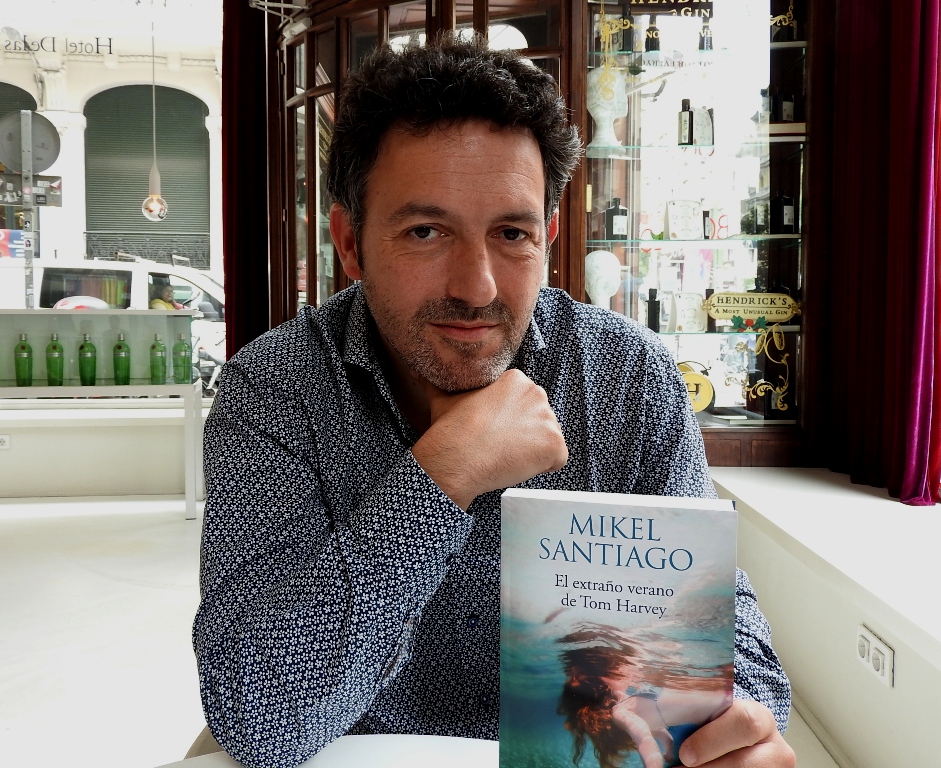 Entrevista con Mikel Santiago | ∼ La cueva de mis libros ∼